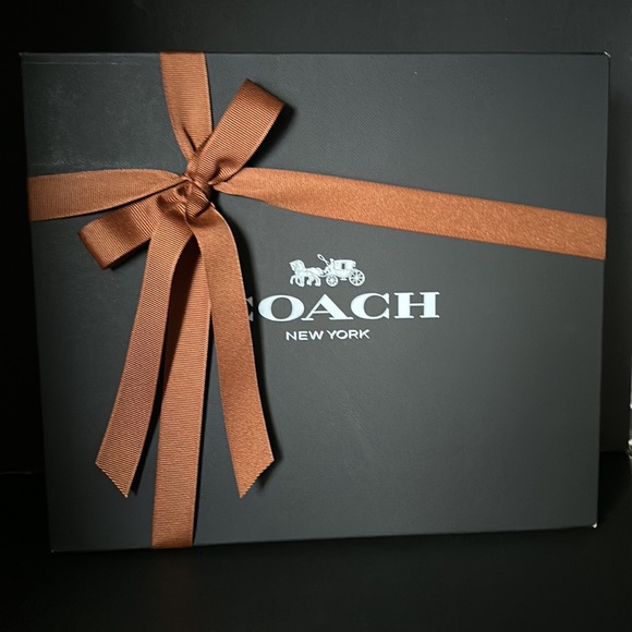 Coach | Bags | Nwt Coach Runway Lip Kiss Bag Signature Leather Red ...